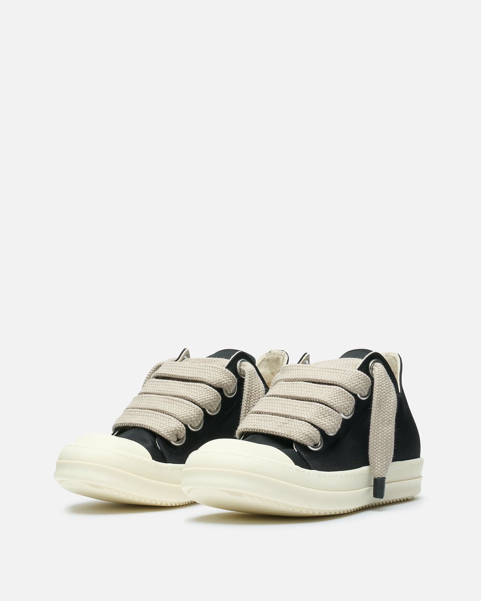 Jumbolace Low Sneaks in Black/Milk – SVRN