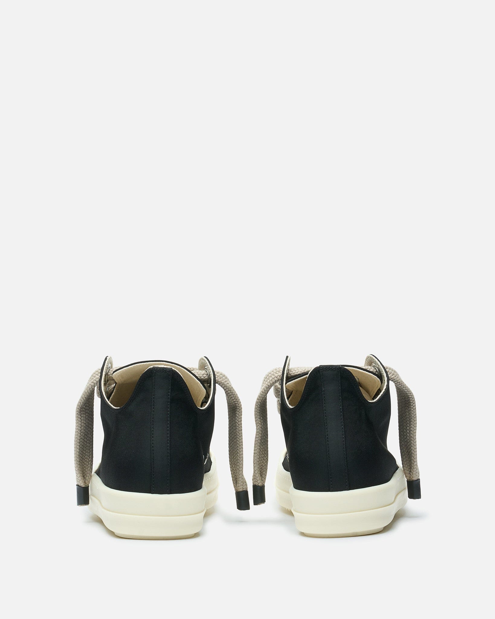 Jumbolace Low Sneaks in Black/Milk – SVRN